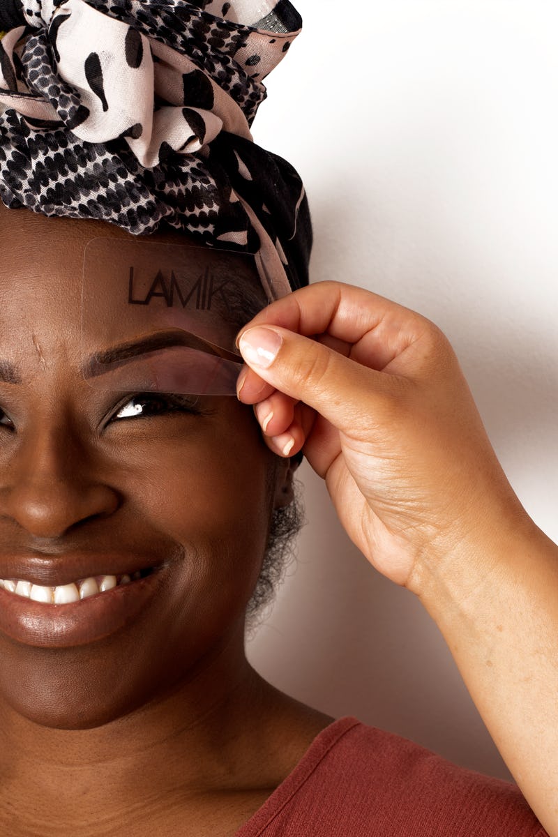 Thin Eyebrows Are Back From The ’90s — Here's How To Get The Look