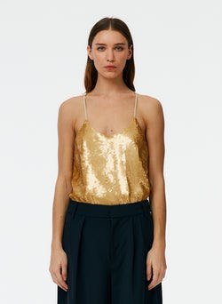 30 Trendy April Outfit Ideas For Spring 2022