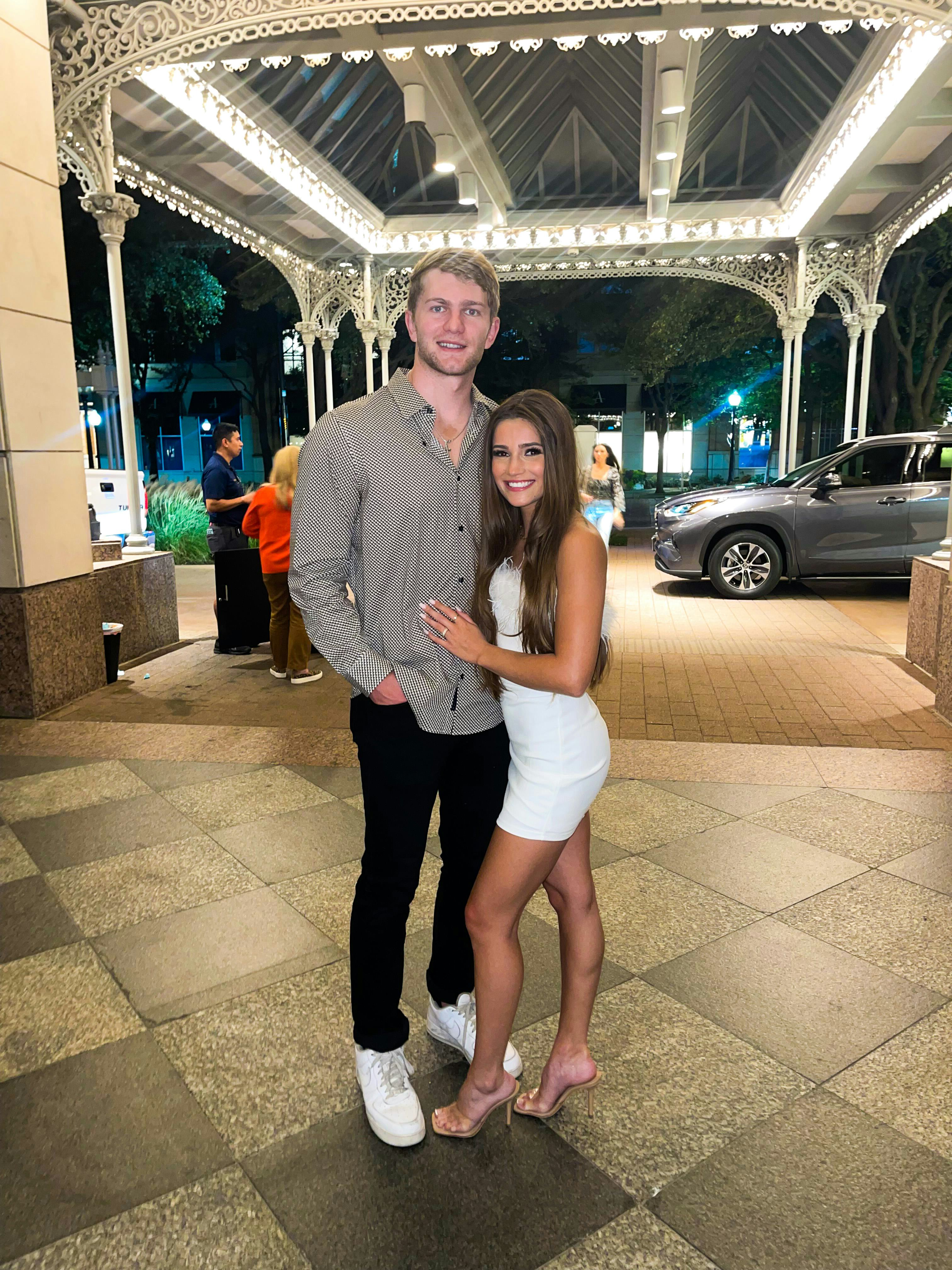'Cheer's Morgan Simianer & Her Fiancé Stone Burleson Are 100% Smitten