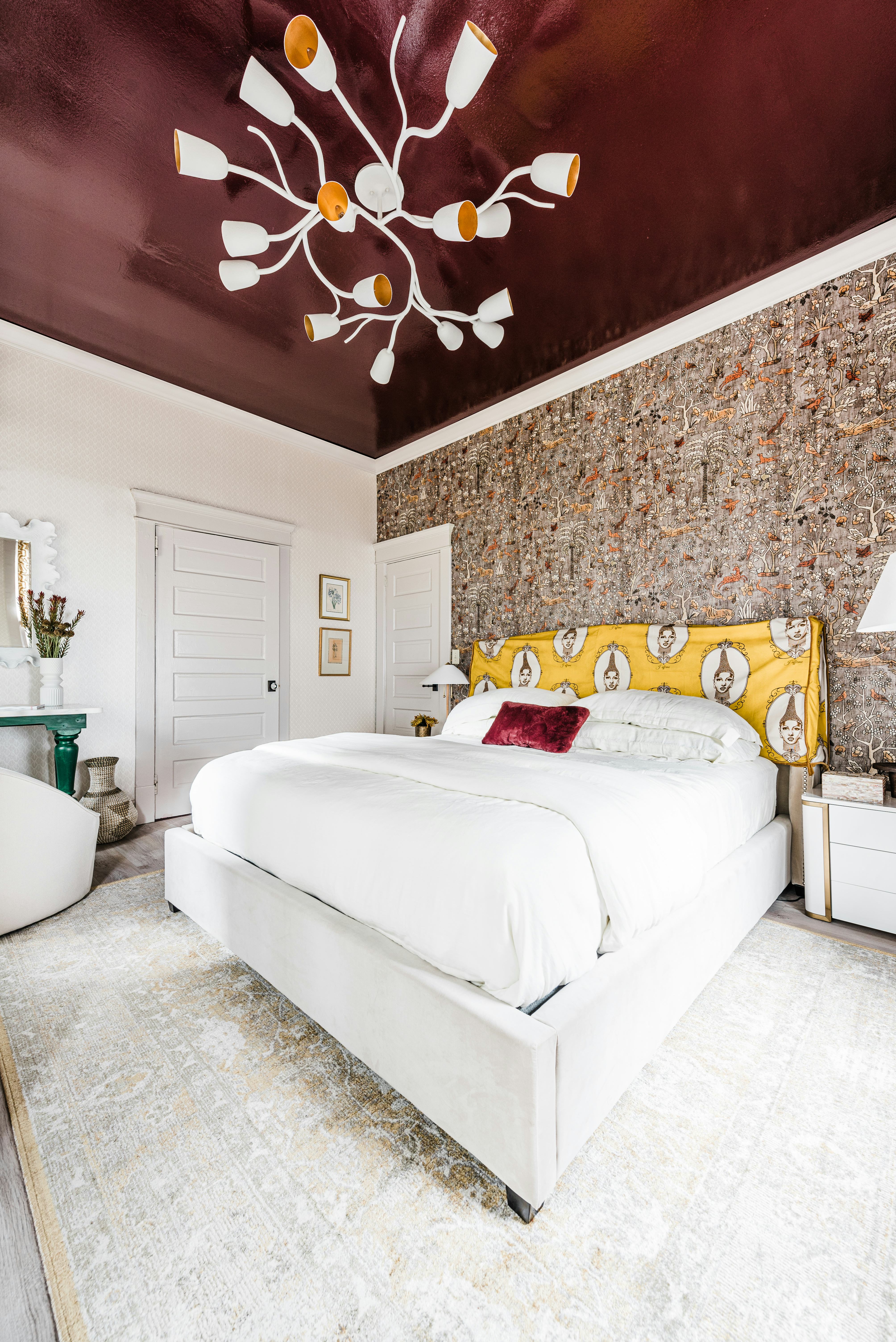 5 Unusual Paint Colors Interior Designers Love To Use