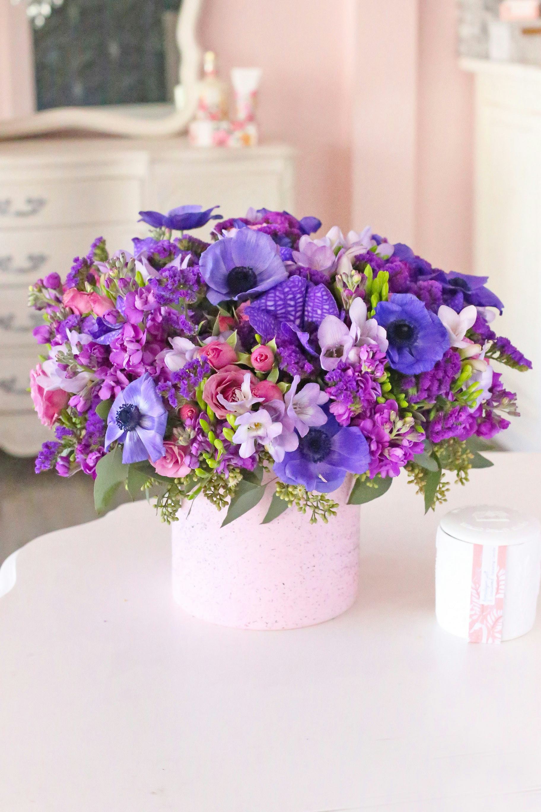 Very Peri Flower Bouquets For Spring 2022 Are Gorgeous Home Decor