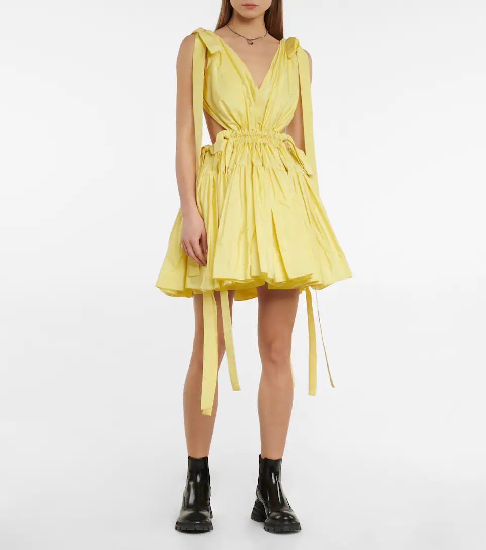 Why Trailing Fabric Is The Perfect Microtrend For 2022