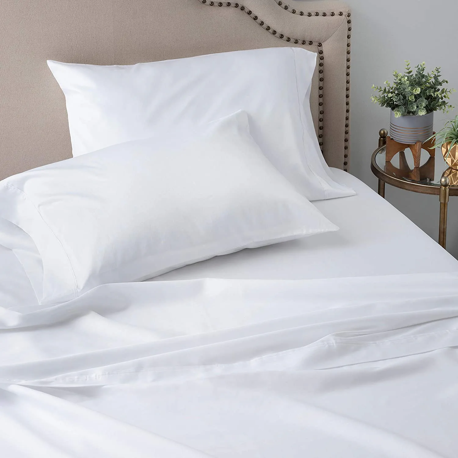 21 Best Cooling Sheets For Hot Sleepers In 2022