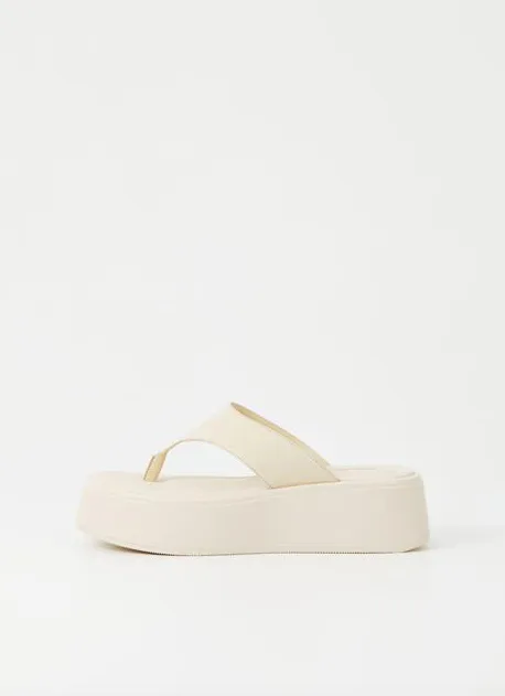 The Best Chunky & Platform Flip-Flops For A Y2K Fashion Summer