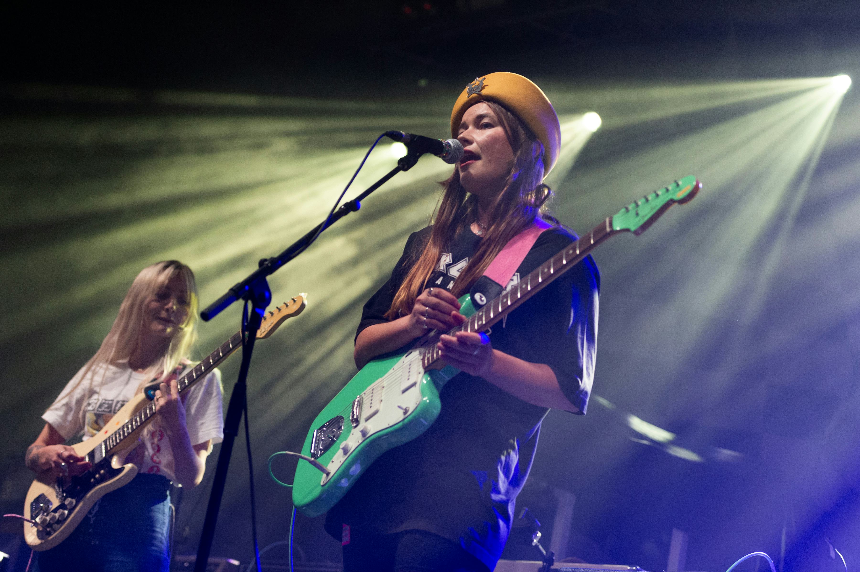 Meet Wet Leg, the Cheeky Indie Band Behind ‘Chaise Longue’