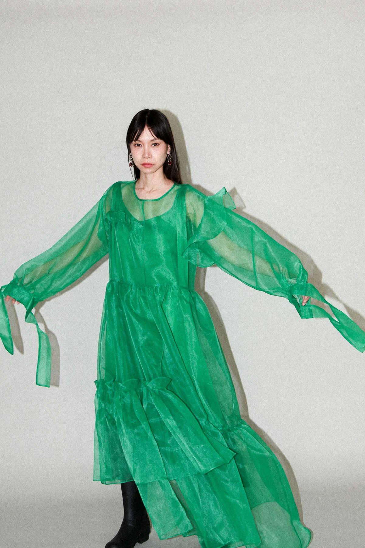 Why Trailing Fabric Is The Perfect Microtrend For 2022