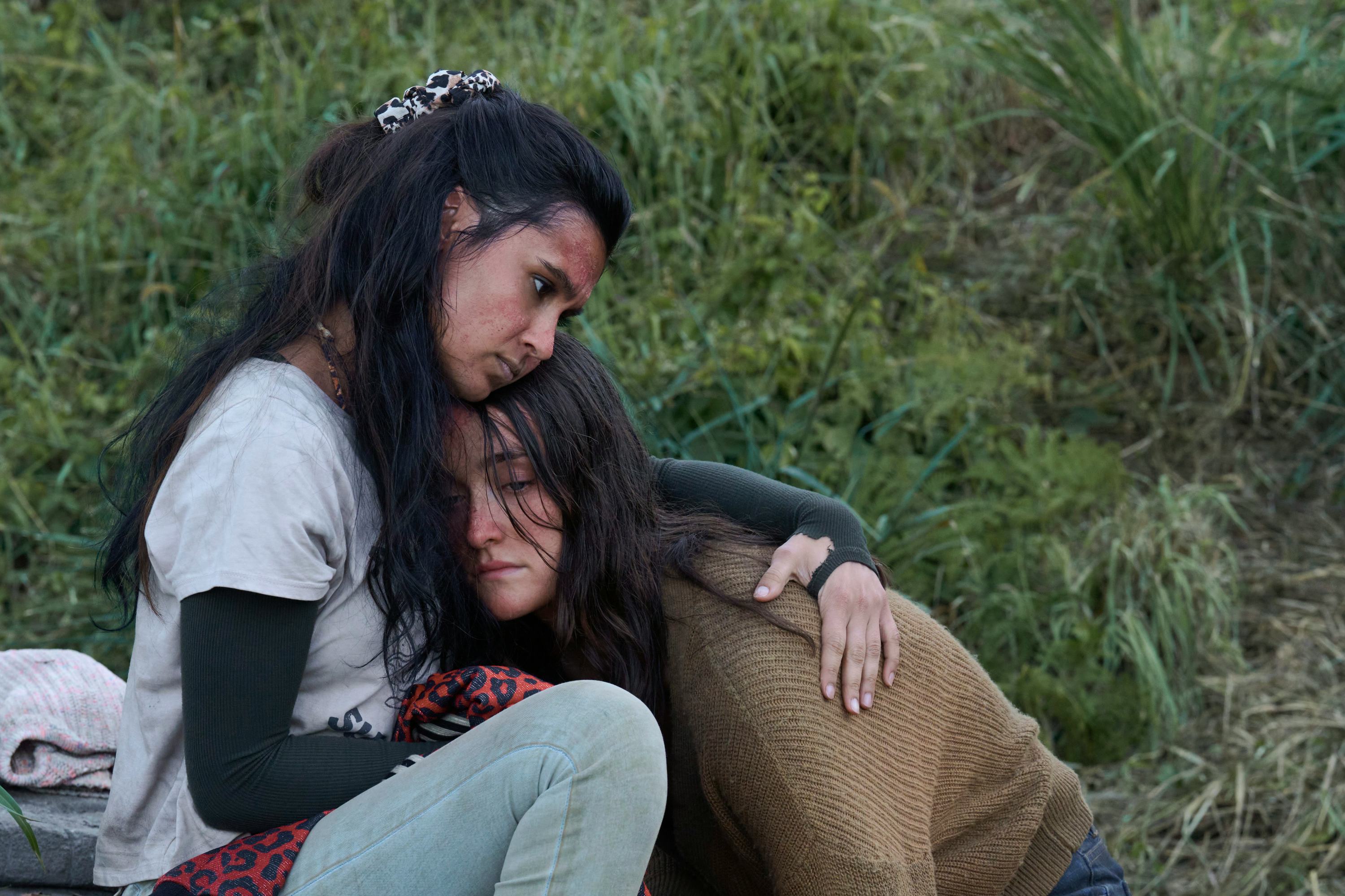 'The Wilds' Memes Shipping Fatin & Leah