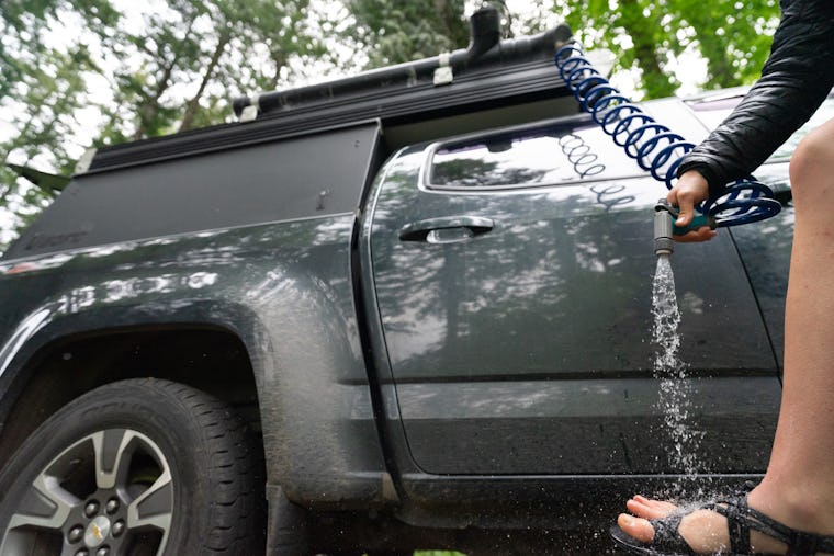 How to build a solar shower for a long road trip in 7 steps