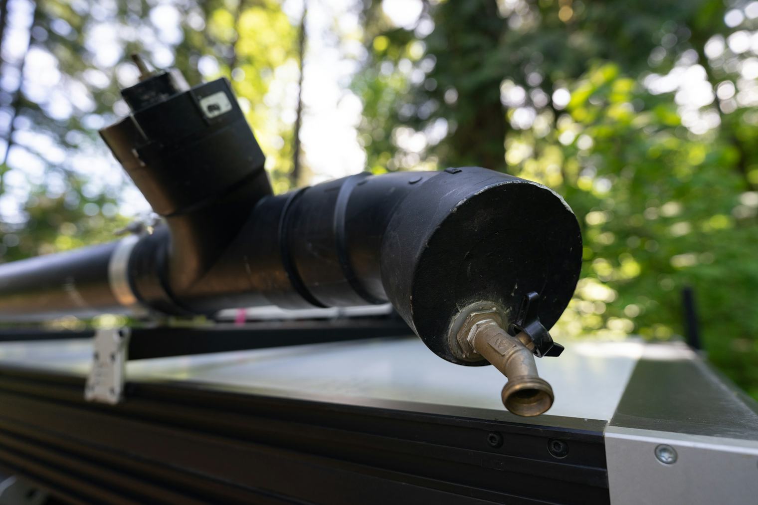 How to build a solar shower for a long road trip in 7 steps