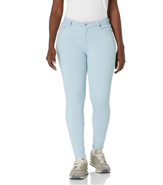 The 12 Best Light-Wash Jeans