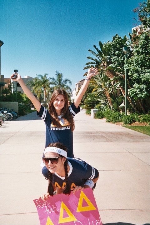 How 2 Disney Fans Are Traveling The Parks Together