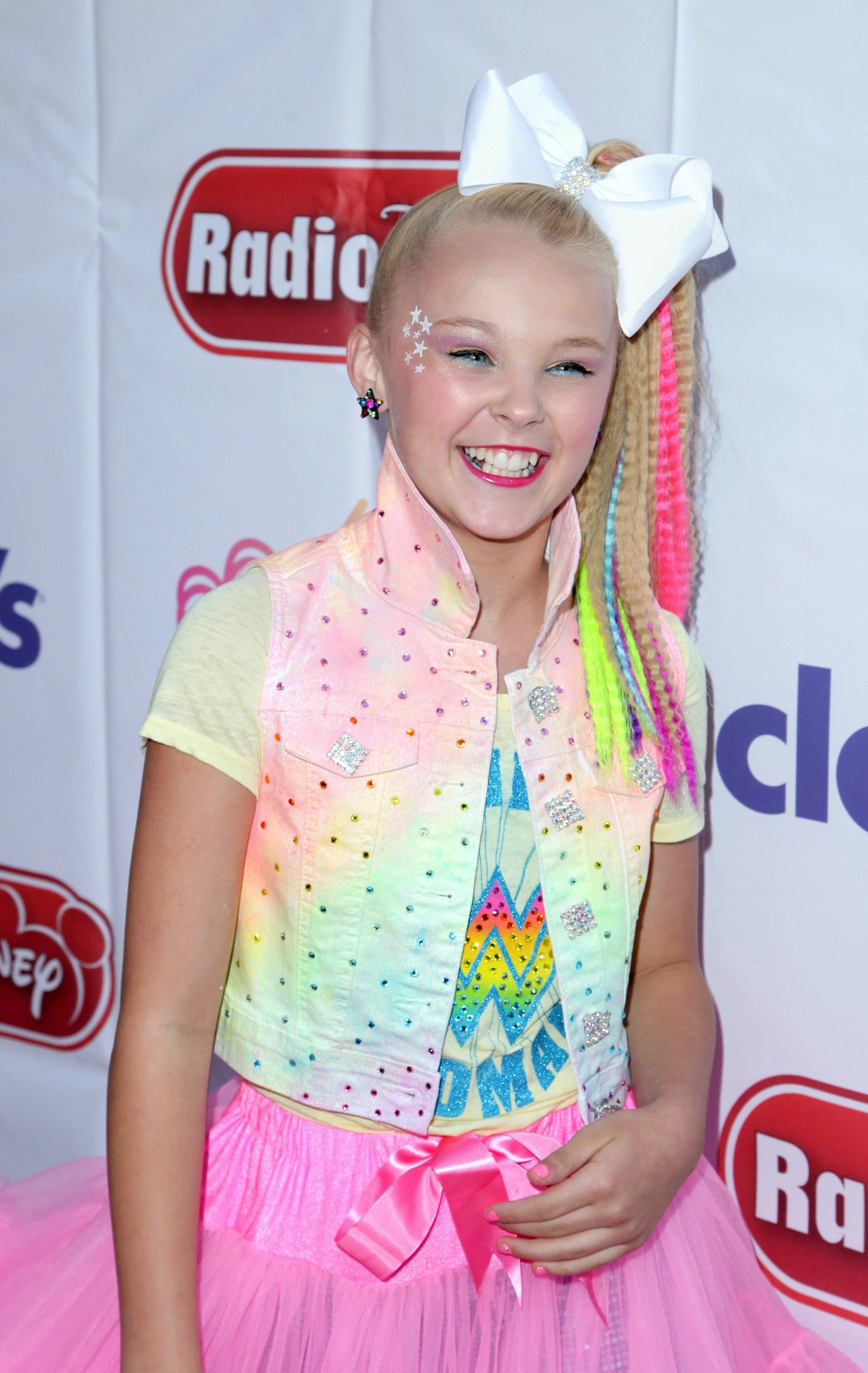 JoJo Siwa's Hair Evolution Since 2015 Is Full Of Bows & Ponytails
