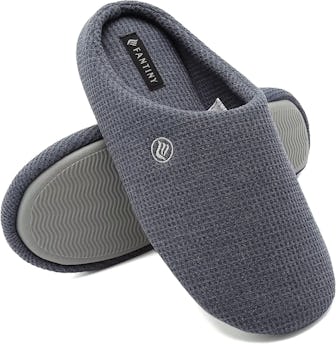 The 9 best men's slippers for sweaty feet
