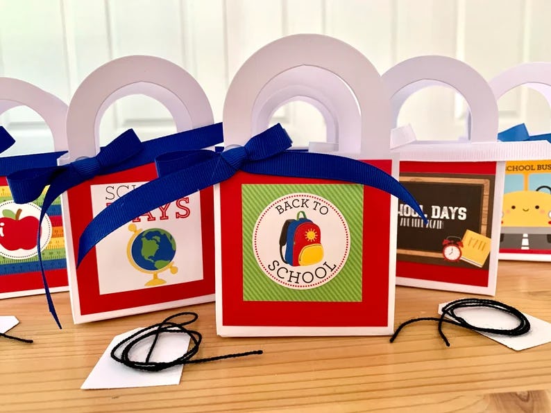 20 Back To School 2022 Decorations For Home, Classrooms, & Open House