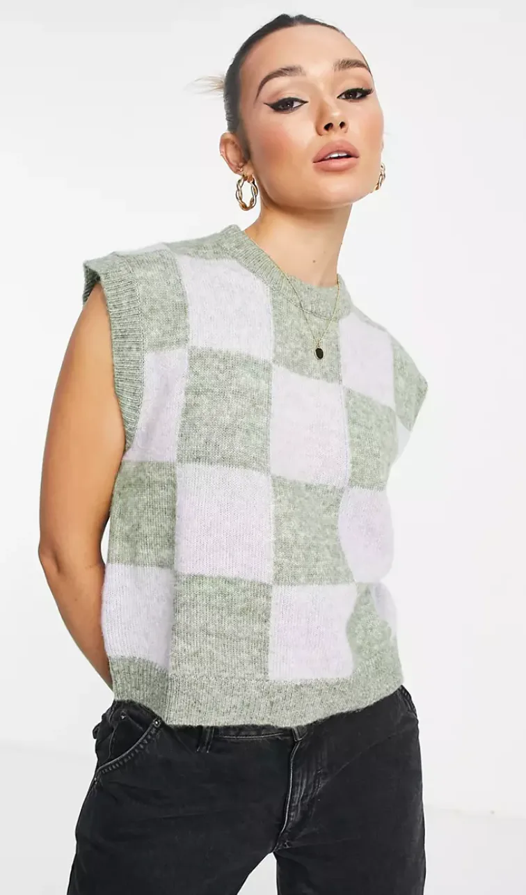 6 Sweater Vest Outfit Ideas To Put In Rotation