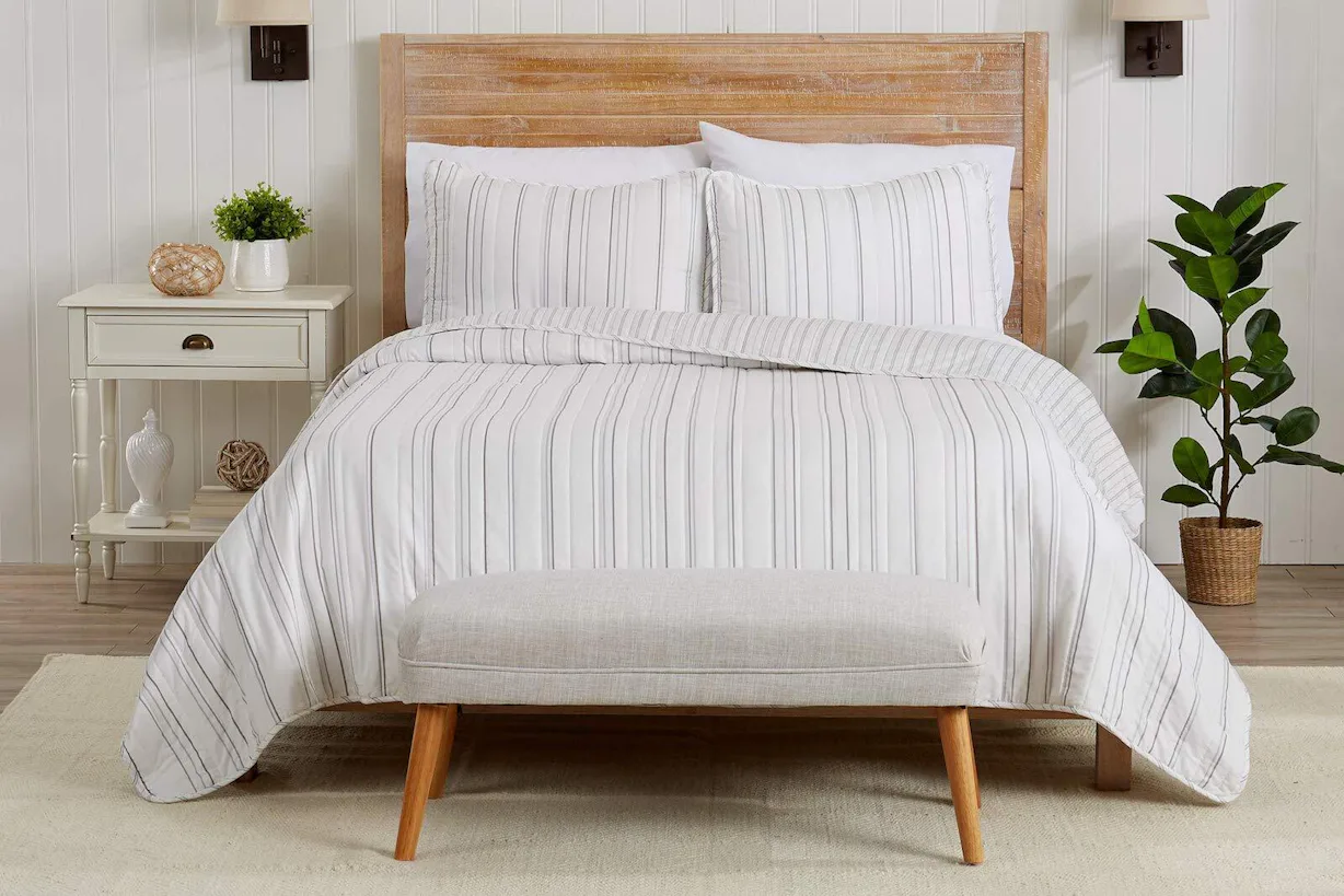 The 10 Best Lightweight Summer Quilts