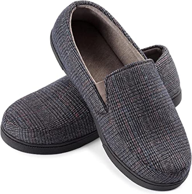The 9 best men's slippers for sweaty feet