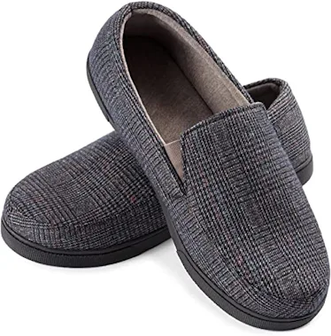 The 9 best men's slippers for sweaty feet