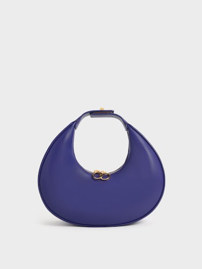 19 Crescent-Shaped Bags To Shop For Your Upcoming Fall Outfits