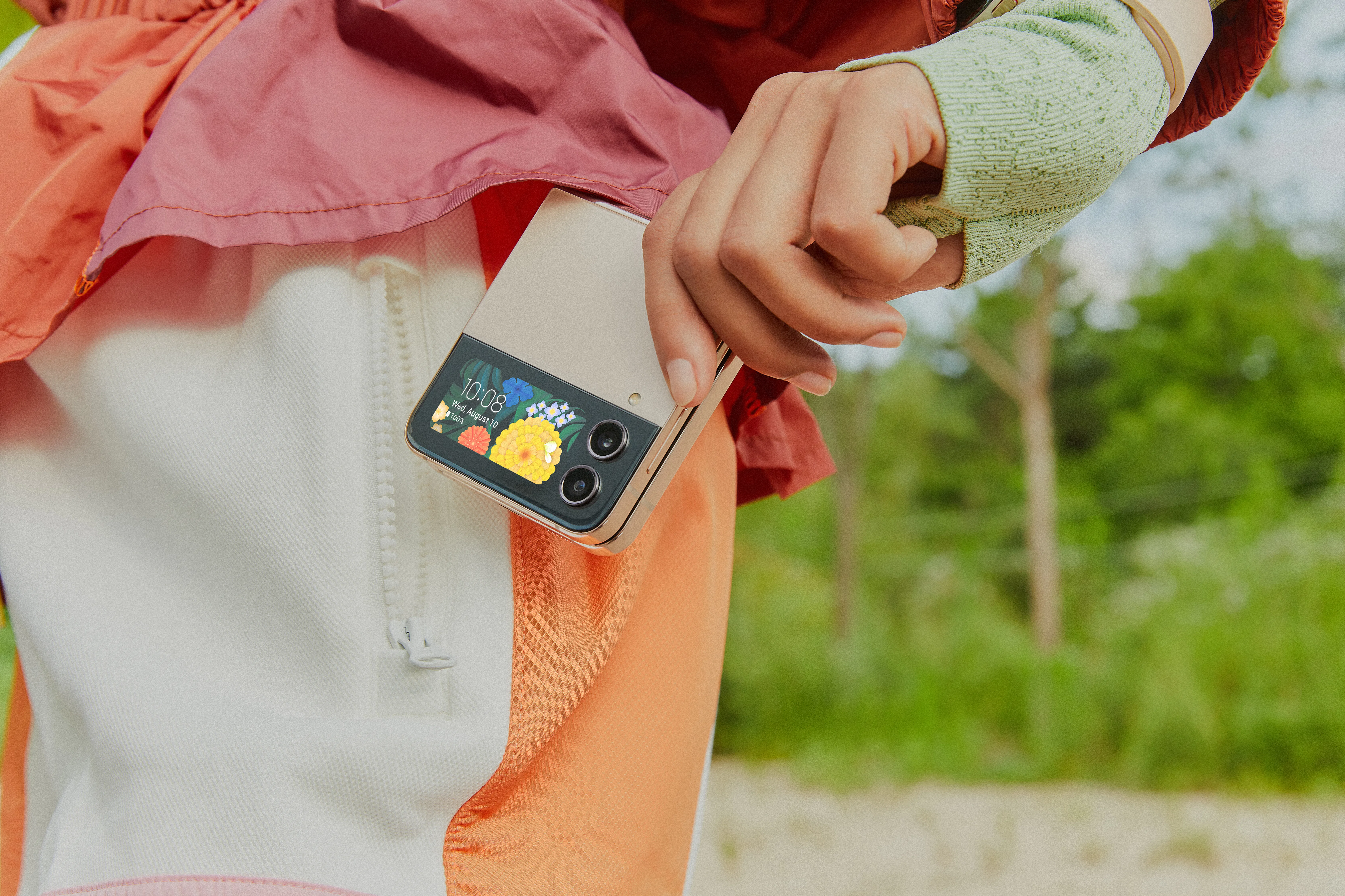The Galaxy Z Flip 4 is Samsung’s most popular foldable, all grown up