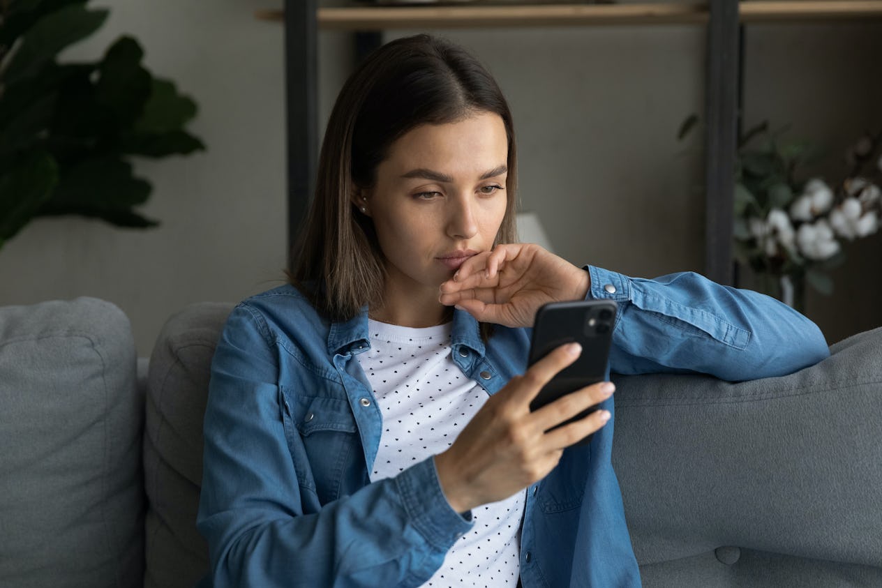 18 Personality Traits Of A Cheater, According To Experts