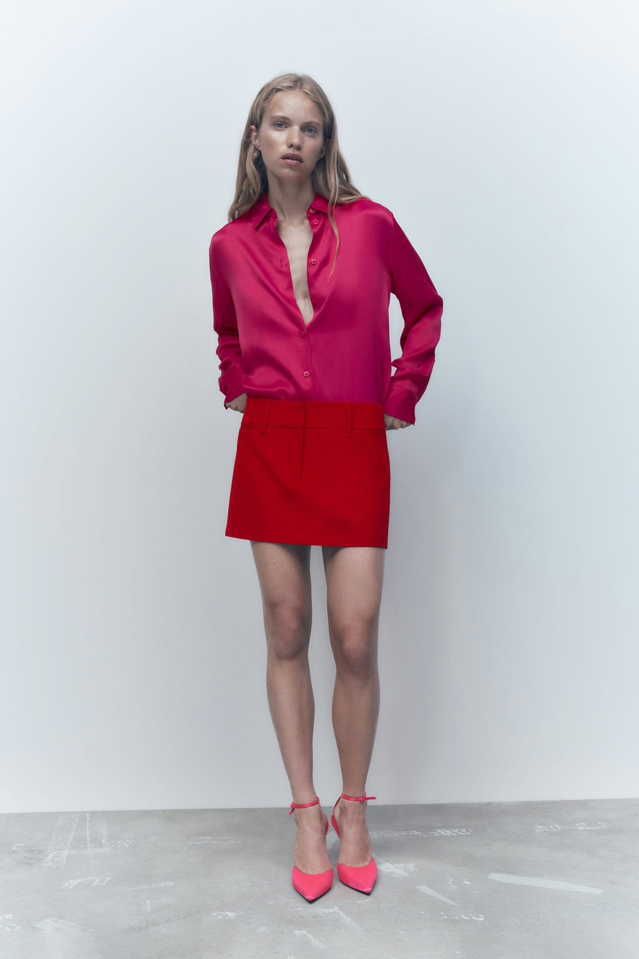 Kaley Cuoco’s Green Skirt Suit Was Designed For Your Inner Maximalist