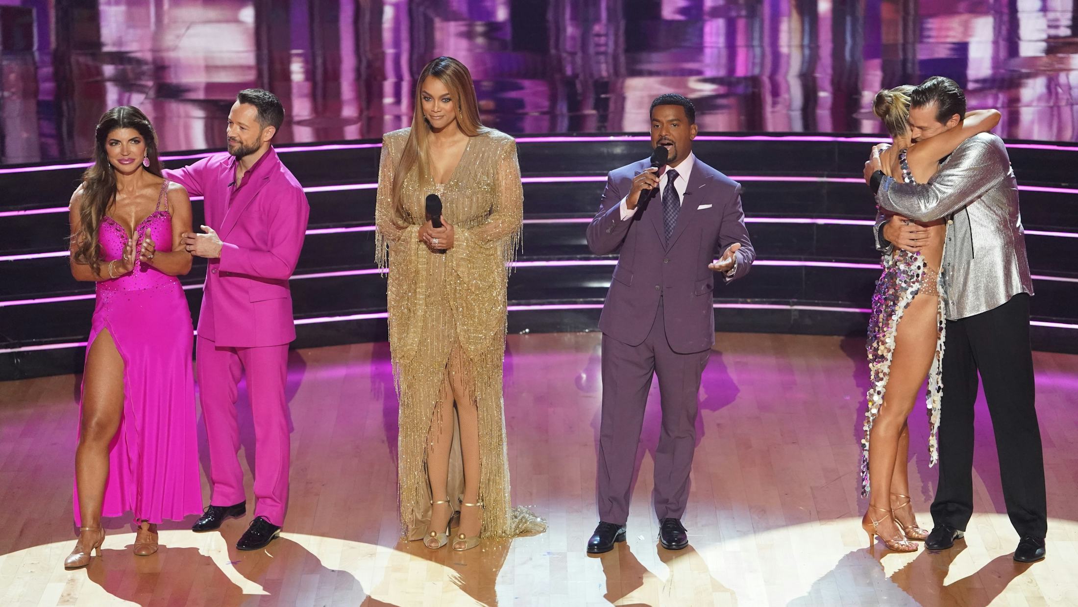 Memes & Tweets About The 'DWTS' Season 31 Premiere: Teresa Giudice ...