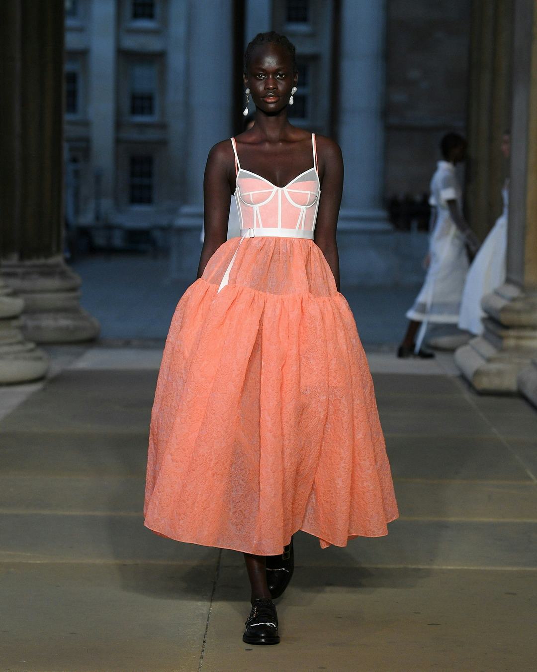 The London Fashion Week Spring/Summer 2023 Trends You'll See Everyone Soon