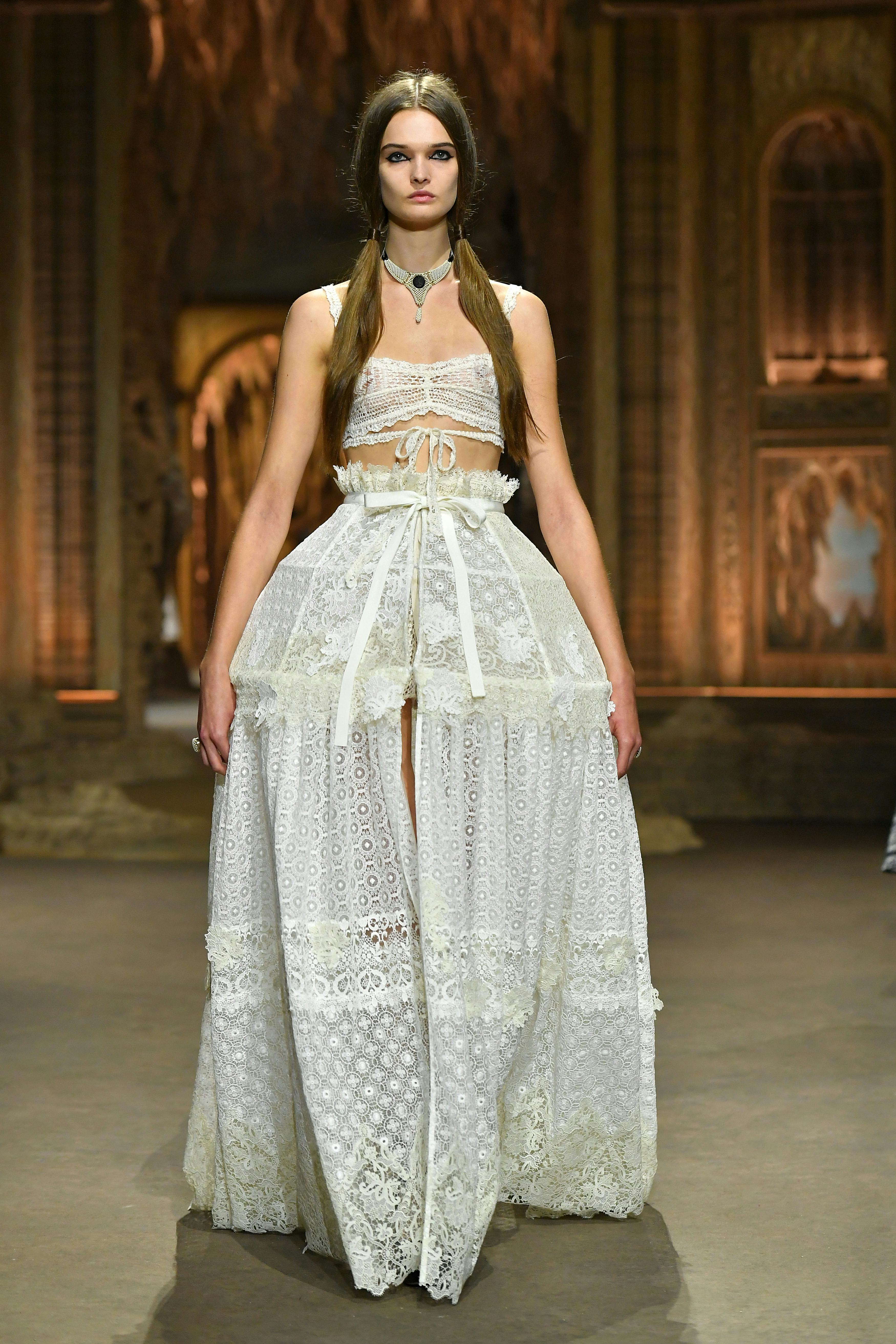 Dior’s Spring/Summer 2023 Collection Brings 16th Century Style Into The ...