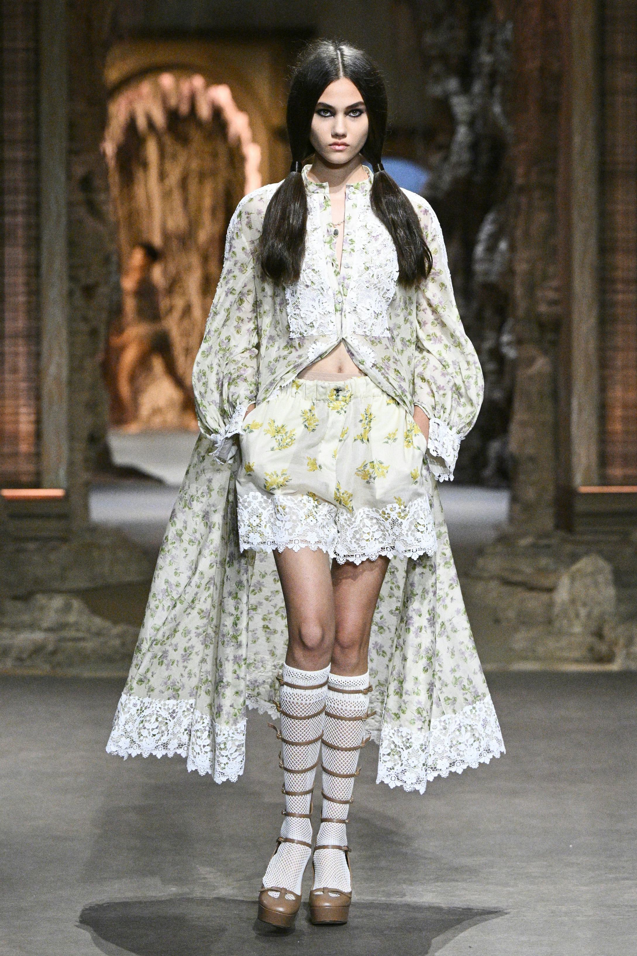 Dior’s Spring/Summer 2023 Collection Brings 16th Century Style Into The ...