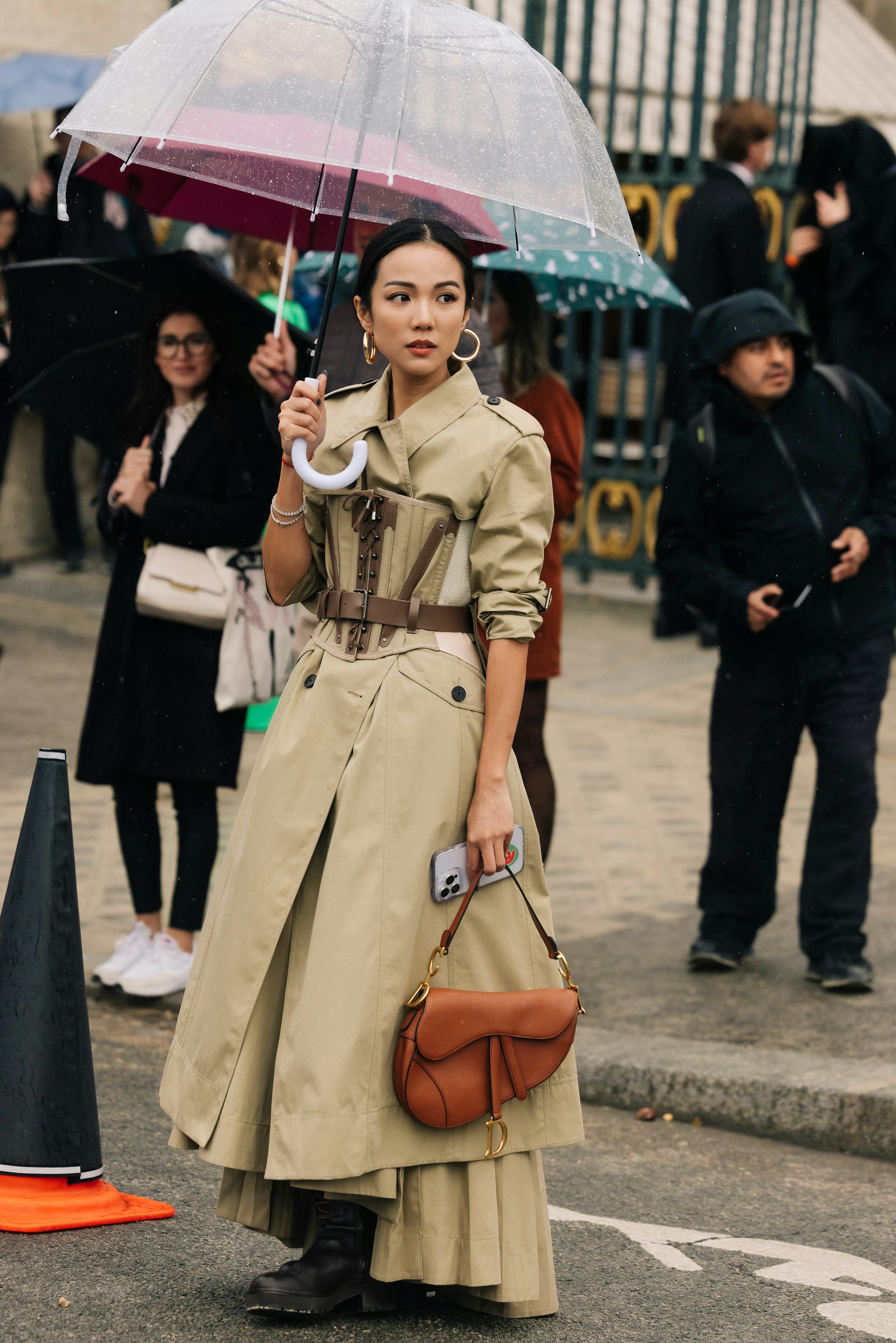 Paris Fashion Week Spring/Summer 2023 Street Style Is So Simple & Chic