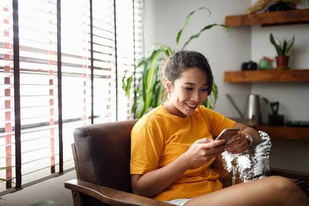 30 Lines To Slide Into Someone's DMs