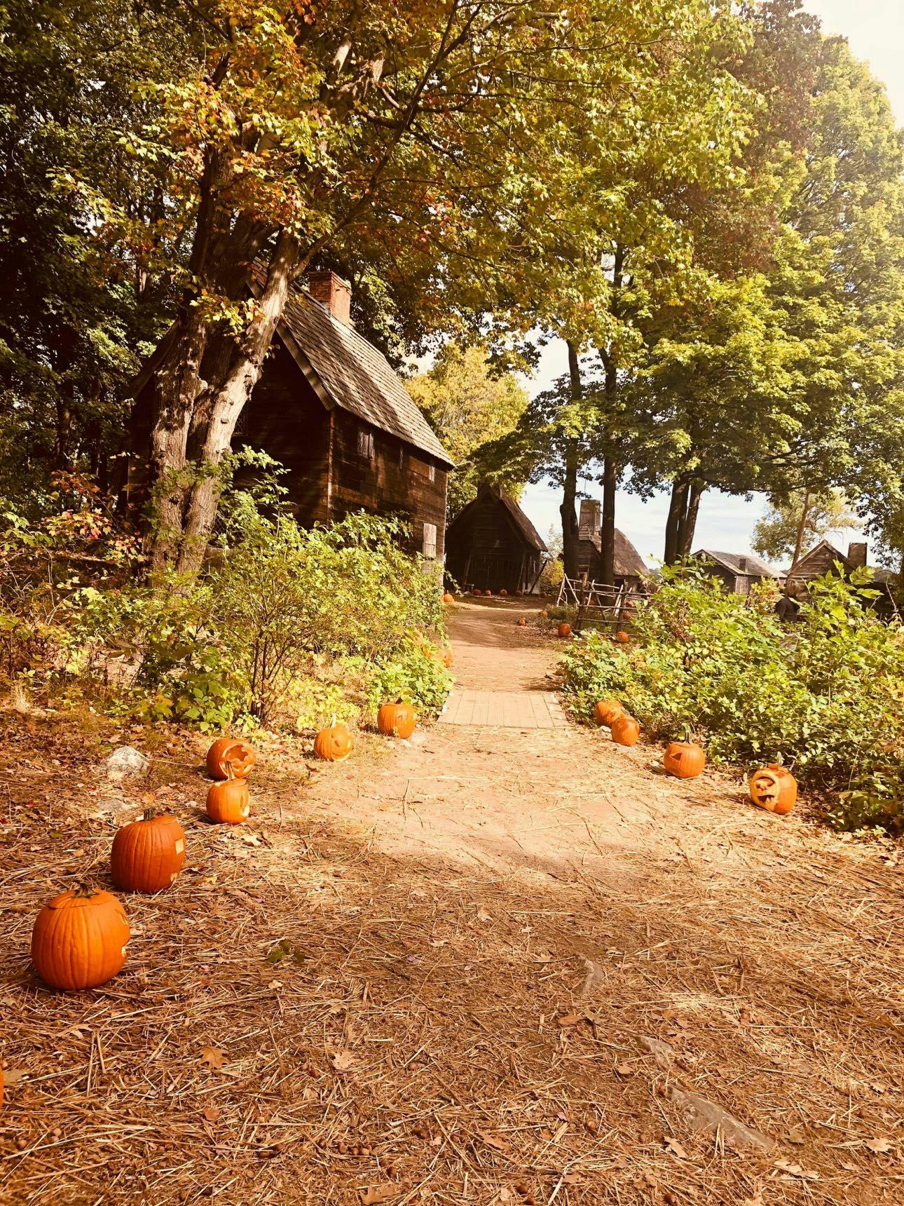 10+ 'Hocus Pocus' Filming Locations You Can Visit In Real Life