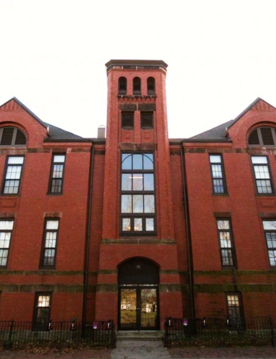 10+ 'Hocus Pocus' Filming Locations You Can Visit In Real Life