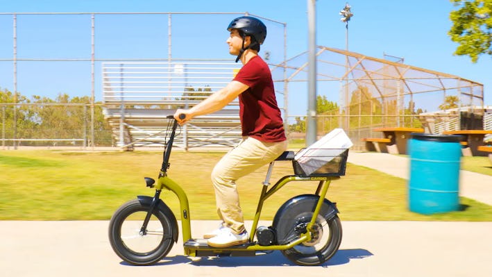 Razor’s affordable EcoSmart scooter can haul groceries and passengers