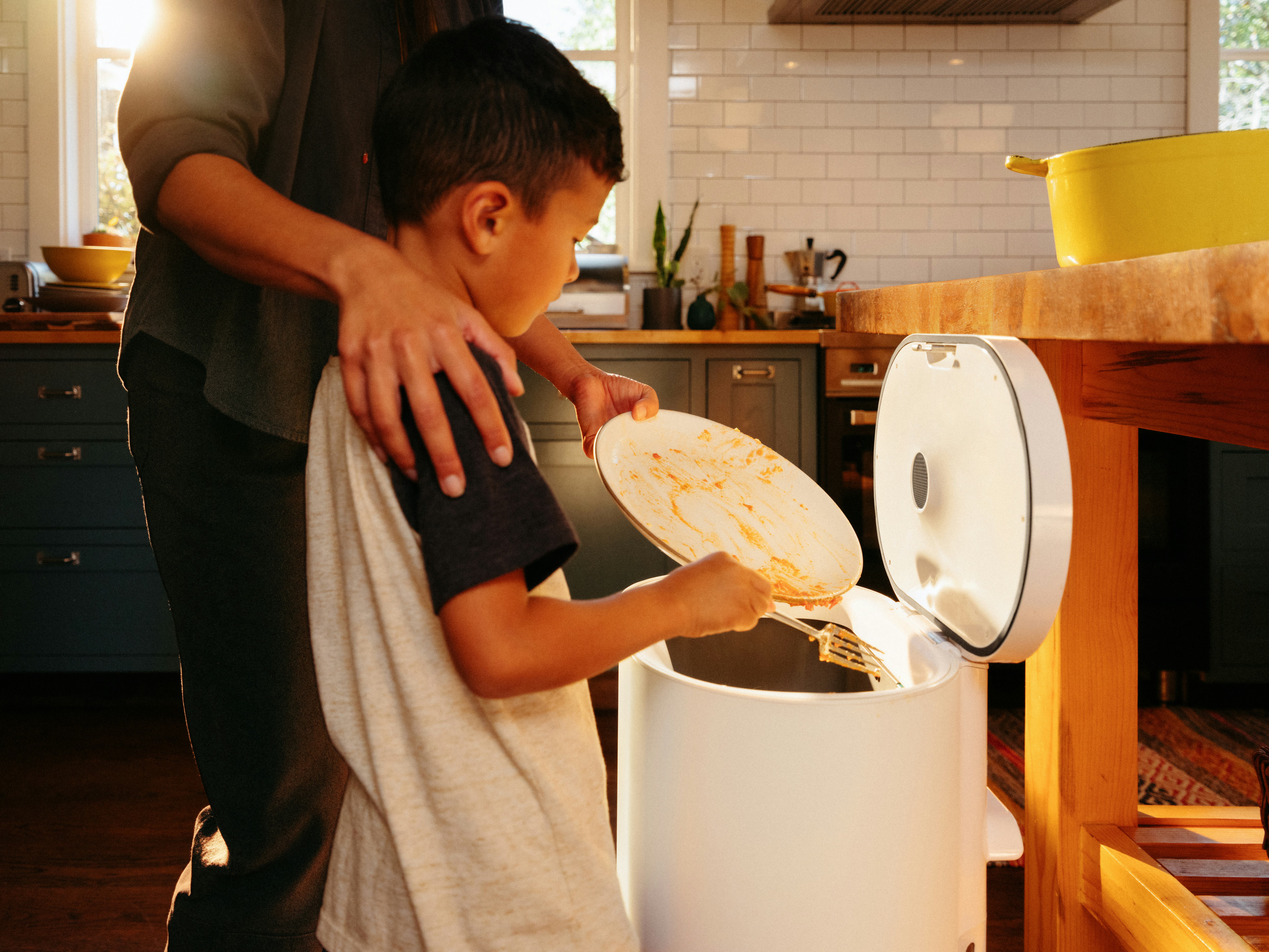 Mill's Smart Trash Can Turns Smelly Food Waste Into Chicken Feed (Really)