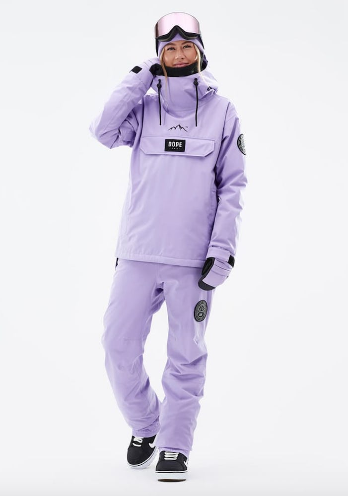 25 Cute Ski Outfits For Women That Are Both Warm & Stylish