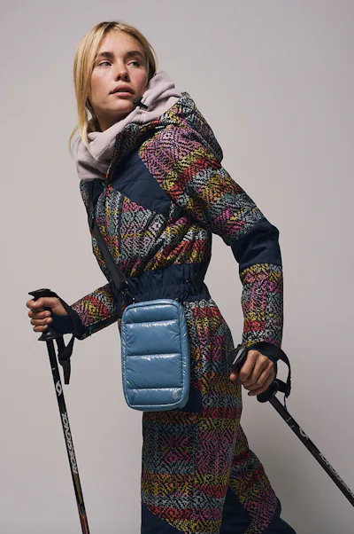 25 Cute Ski Outfits For Women That Are Both Warm & Stylish