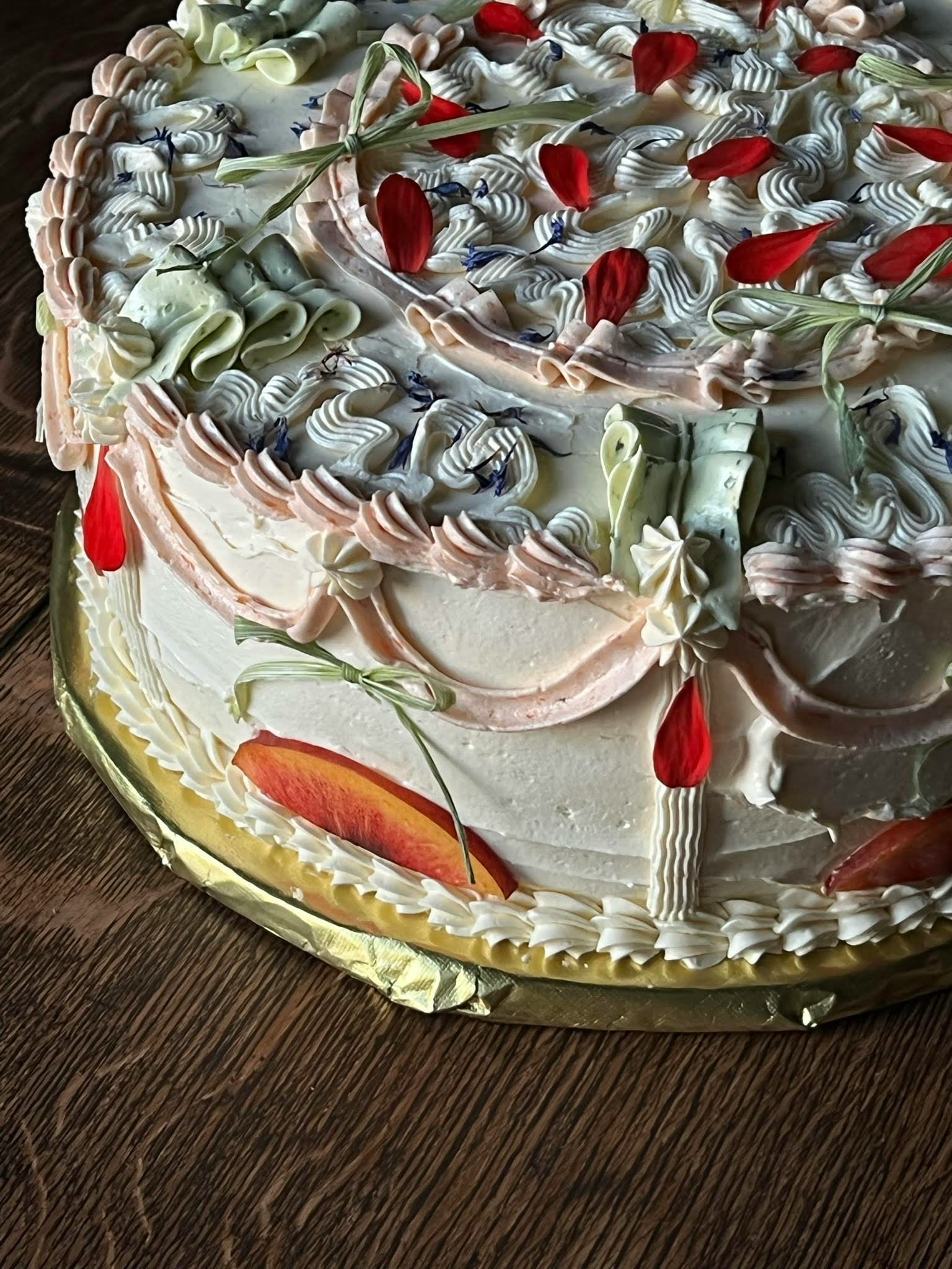 Custom Cakes & The Instagram Algorithm: These Sweet Treats Are Poised ...