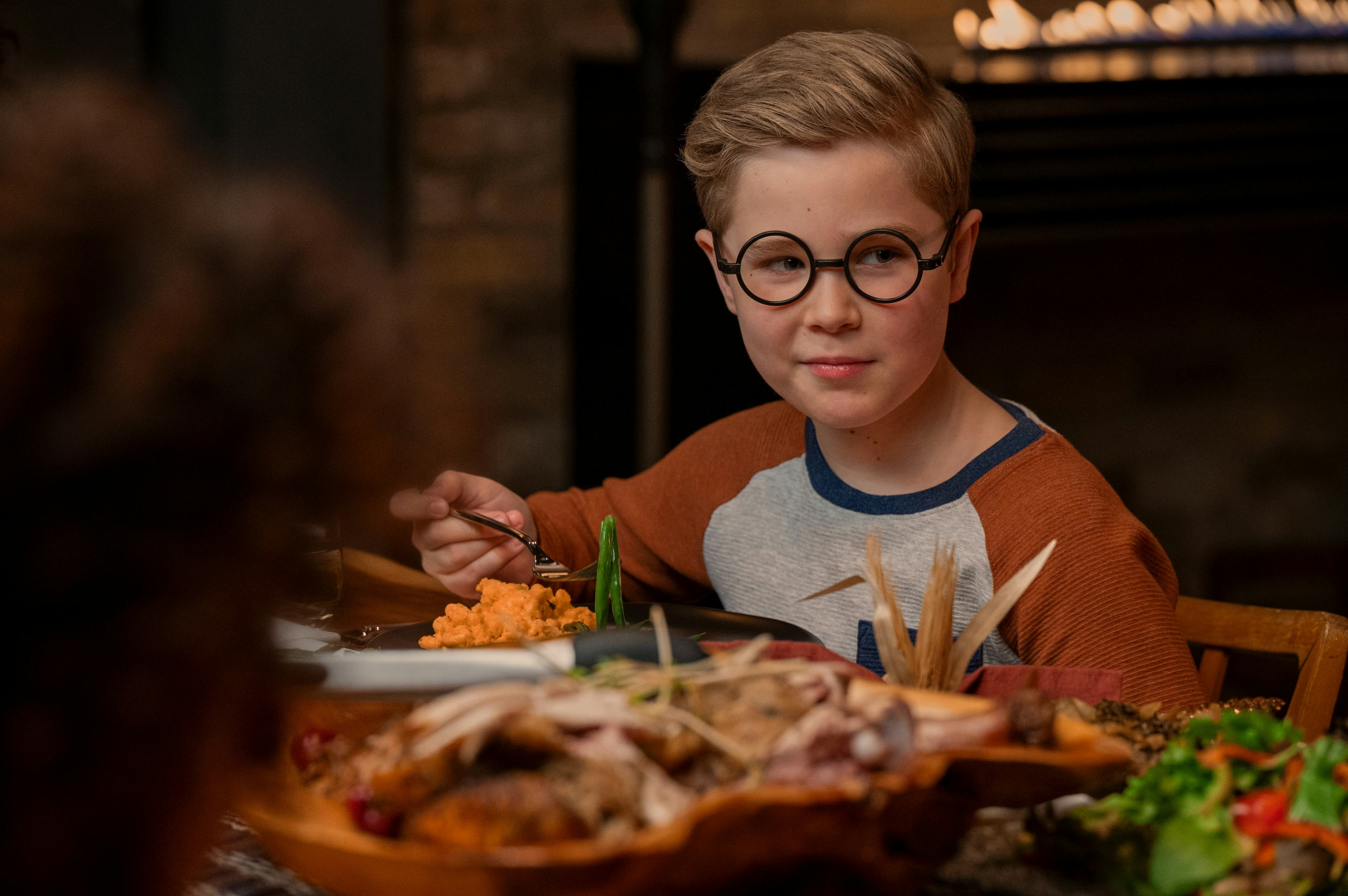 Why Was Gil In Prison? 'Ginny & Georgia' Has Some New Drama