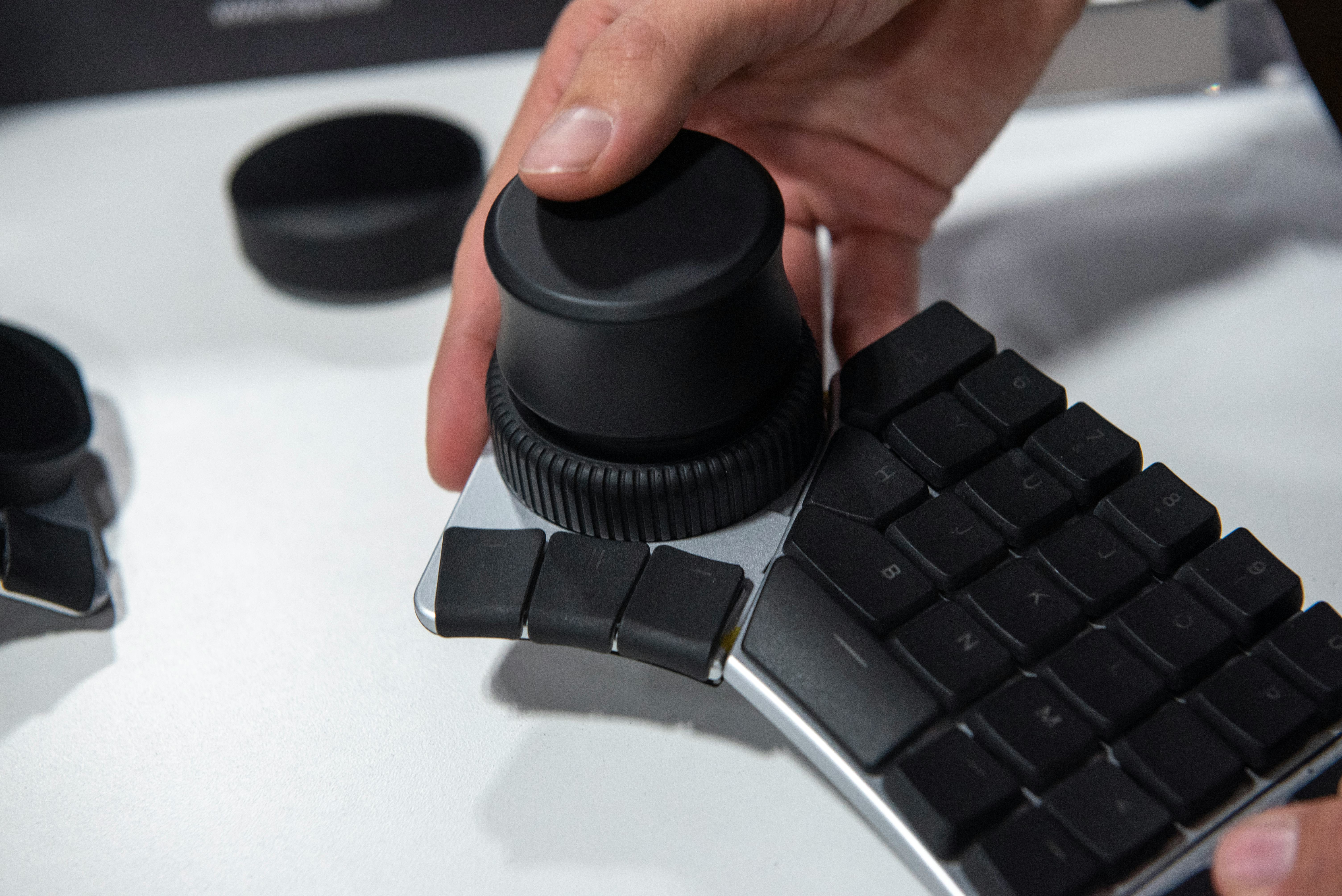 This modular keyboard includes a dial and trackpad for peak productivity
