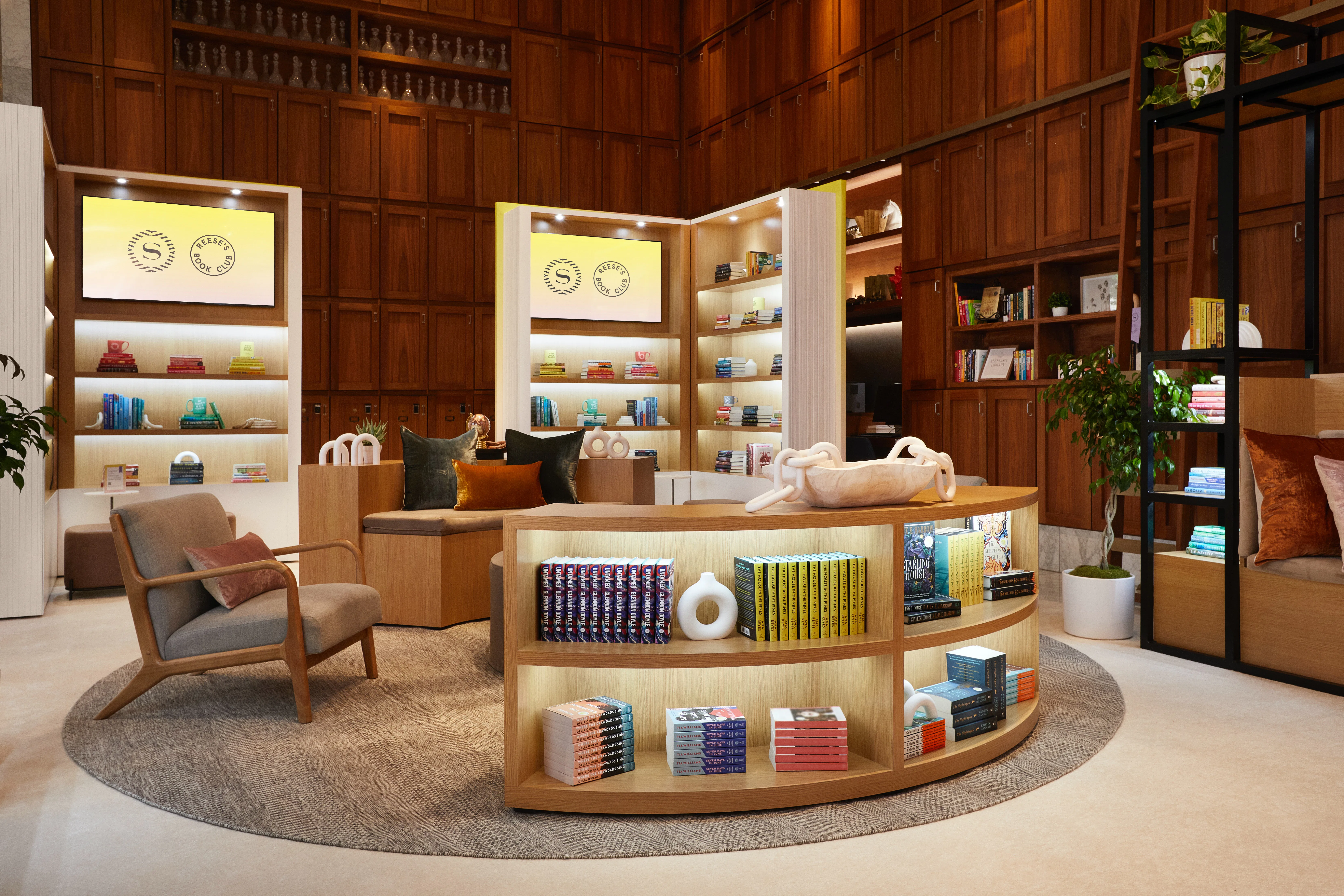 Reese's Book Club & Sheraton Hotel's New Partnership Is Uniting People ...