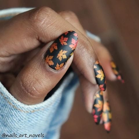 16 Fall Leaf Nail Art Designs That'll Put You In An Autumnal Mood