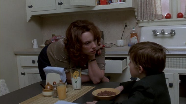 24 Years Ago, Toni Collette Played The Ultimate Horror Movie Single Mom ...