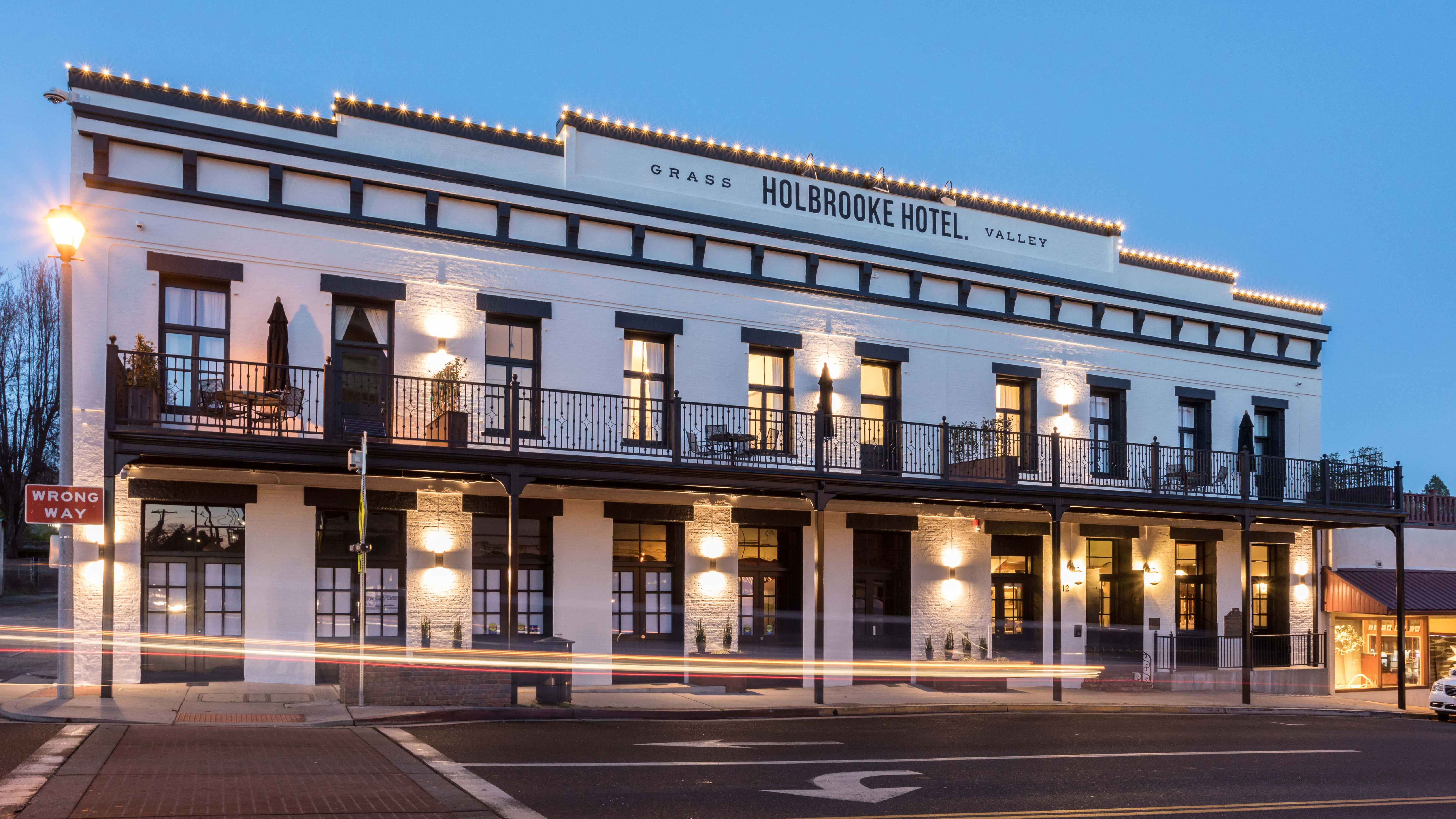 13 Haunted Hotels For A Creepy-But-Luxurious Overnight Stay