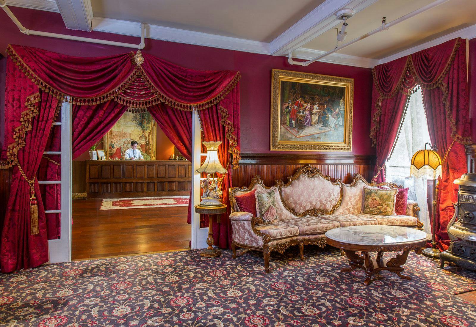13 Haunted Hotels For A Creepy-But-Luxurious Overnight Stay
