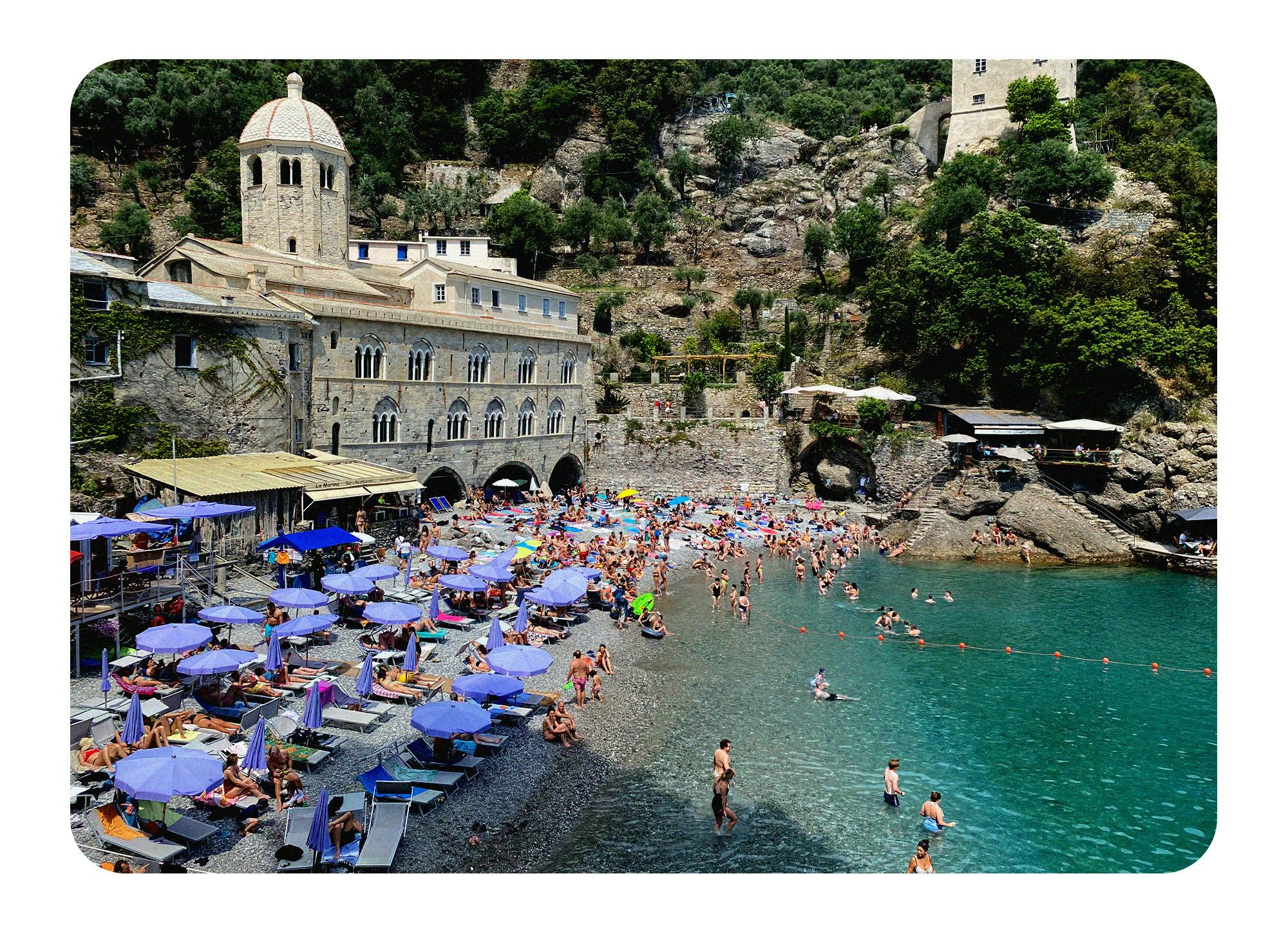 An Elegant, Leisurely Italian Beach Club Vacation That Caters To Kids