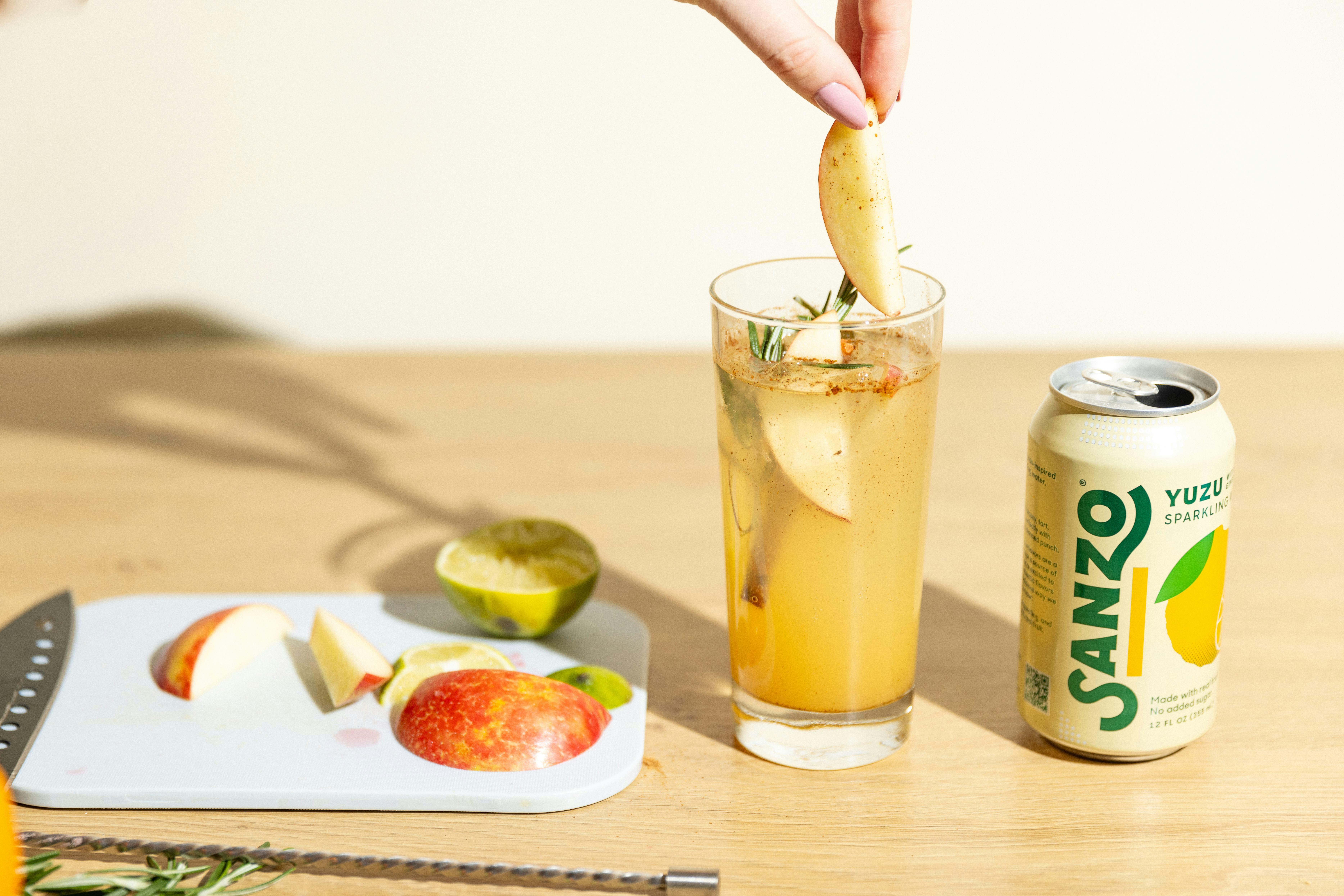 The Ultimate Holiday Mocktail Guide To Toast The Season