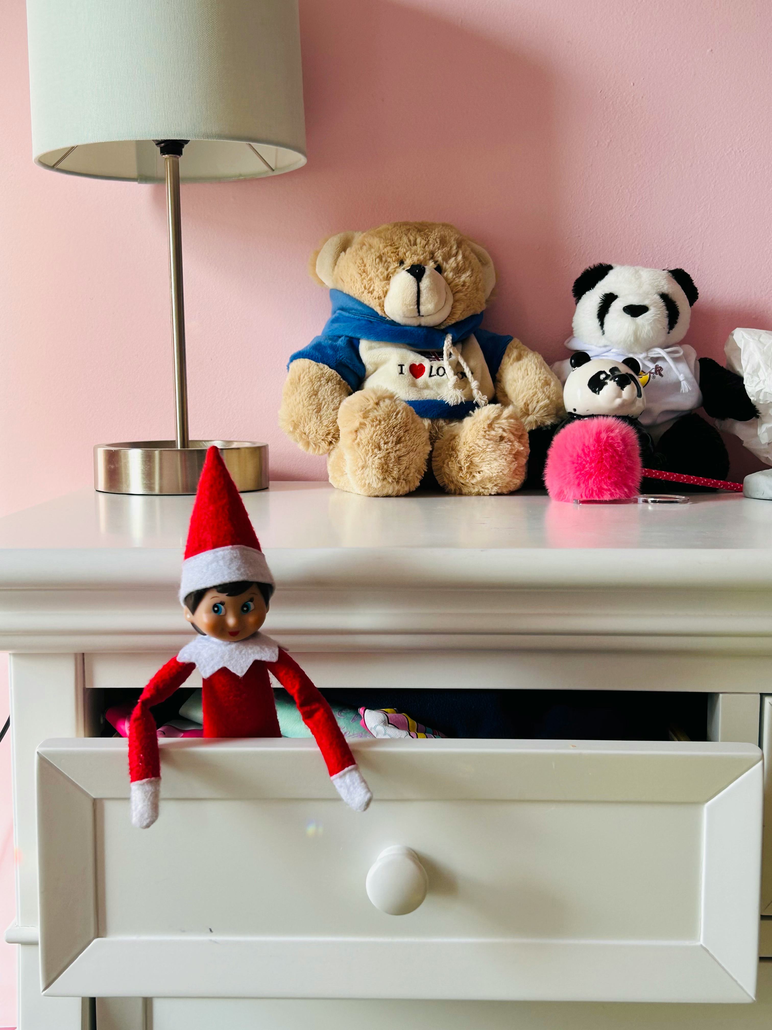 26 Last Minute Elf On The Shelf Ideas You Can Do In Under 2 Minutes