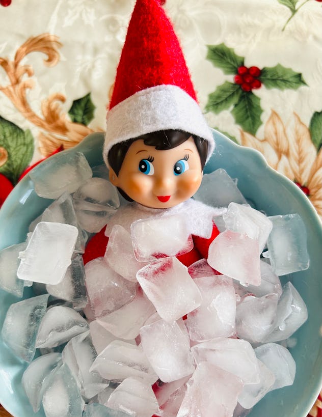 15 Elf On The Shelf Kitchen Ideas That Aren't Messy